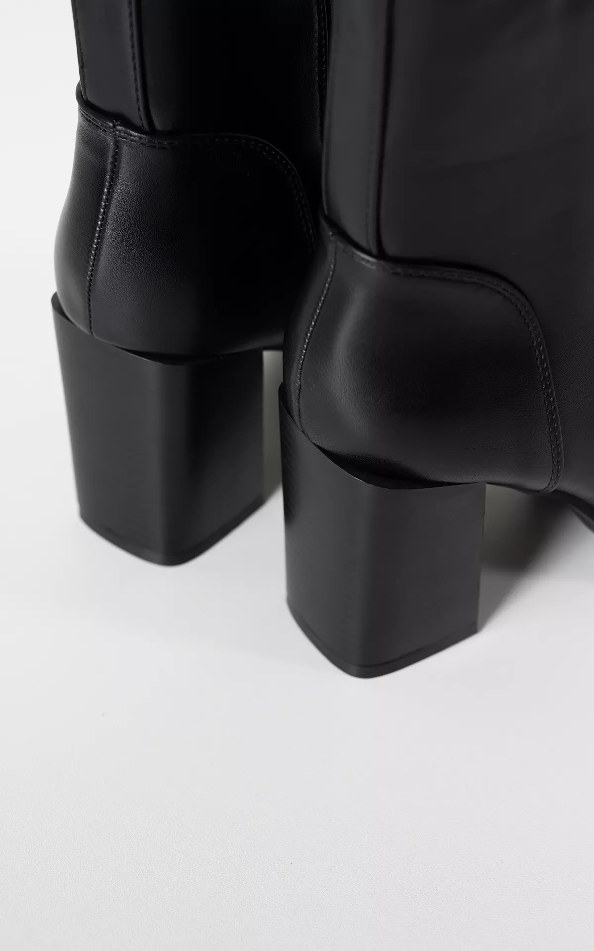 Boots with zipper - Black | Guts & Gusto | GUTSGUSTO.COM