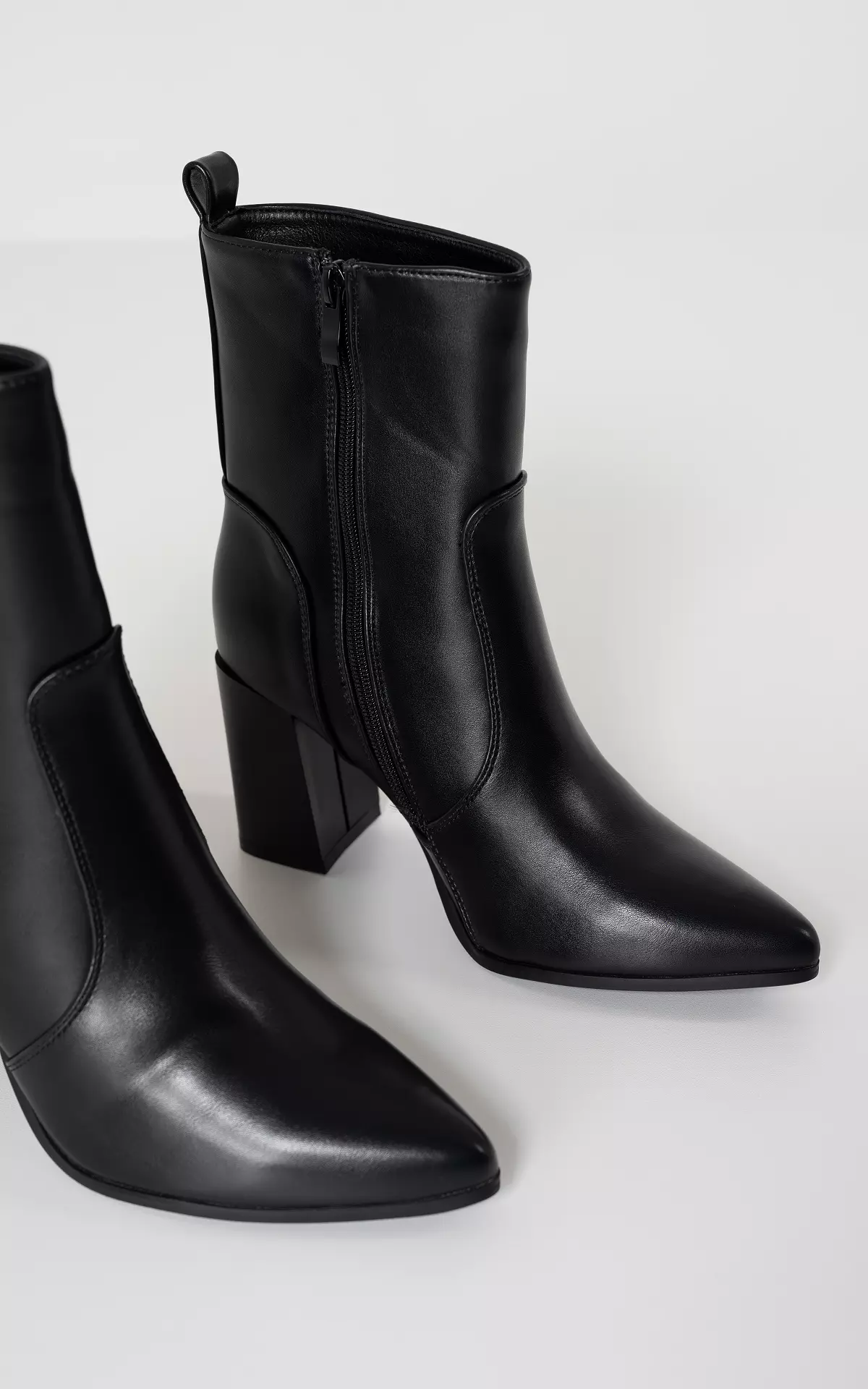 Boots with zipper - Black | Guts & Gusto | GUTSGUSTO.COM