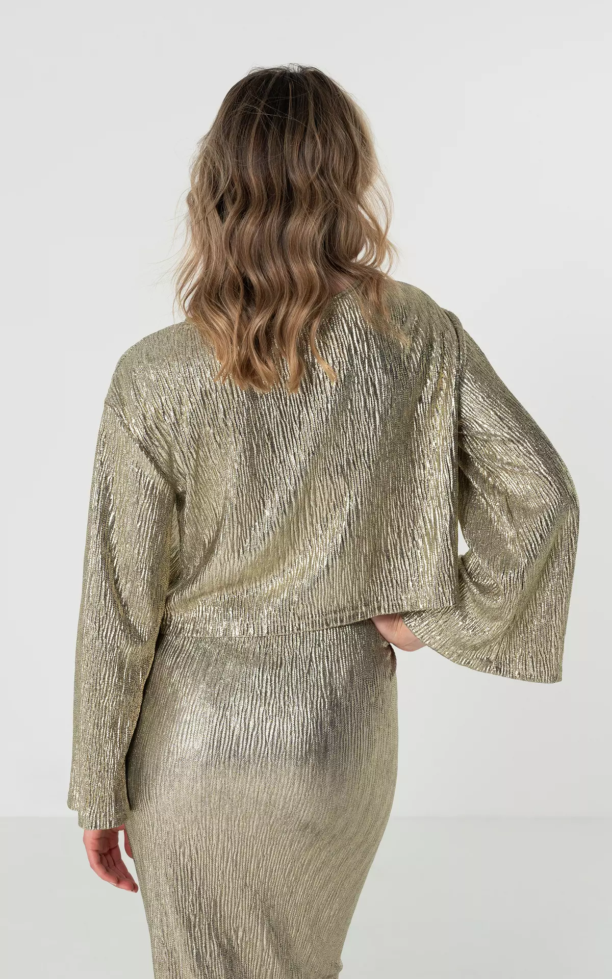 Metallic look top with flared sleeves - Gold | Guts & Gusto