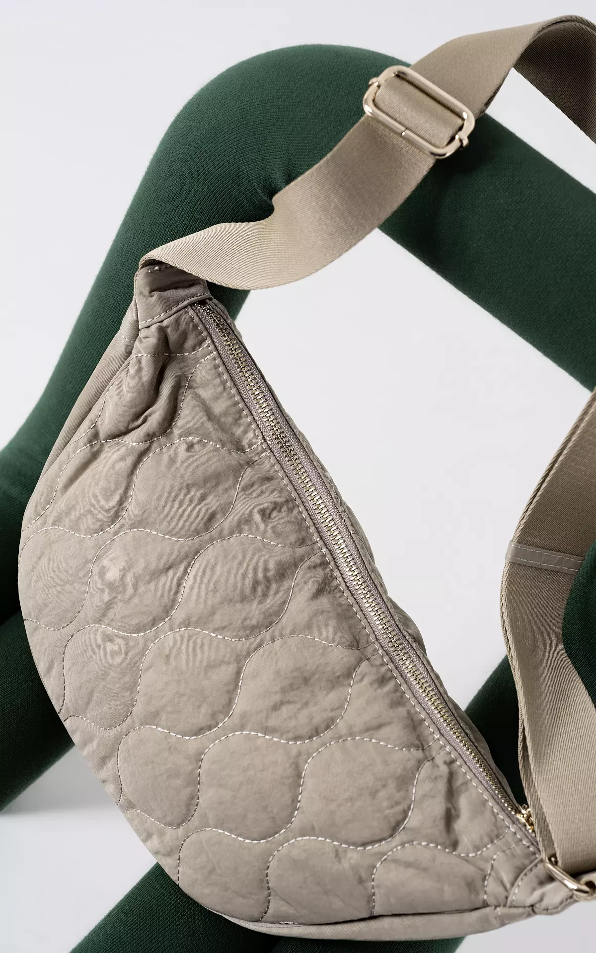 Fanny pack with gold-coloured details - Beige